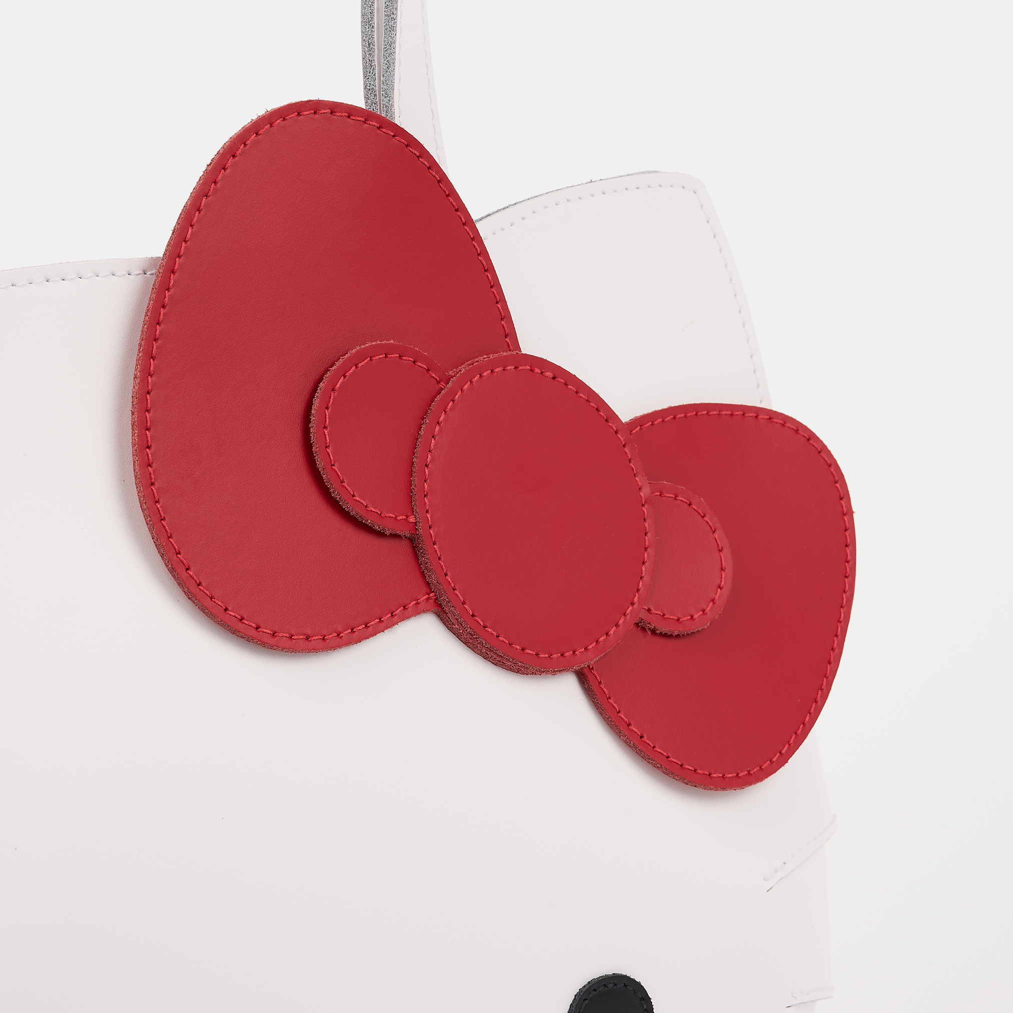 Hello Kitty Face Leather Tote Bag In White | Cambridge Satchel